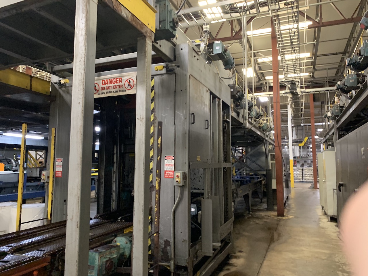 Palletizers/Depalletizers – Beverage Industries